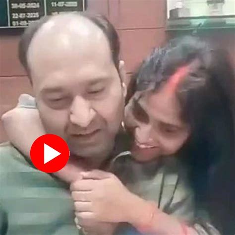 Viral Video A Video Of Woman Making A Reel Inside The Sbi Bank Office