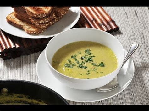 Crema De Flor De Calabaza Con Champiñones Squash Blossom Soup