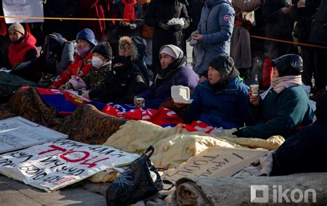 ФОТО Нүүрсний хулгайчдын нэрийг зарлахыг шаардсан иргэд долоо дахь