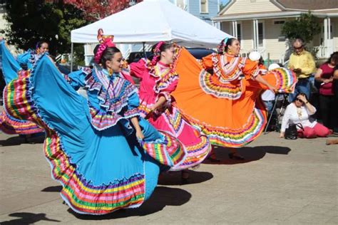 Folk Dance Online Puzzle