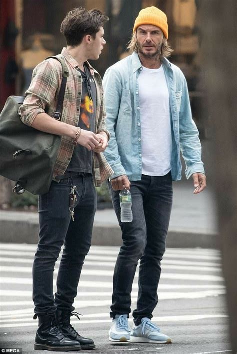 Pin By Phoebe Thadea On David Beckham David Beckham Style Outfits