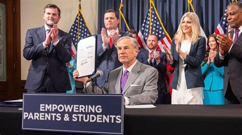 Editorii Si Librarii Dau In Judecata Texasul Pentru Interzicerea