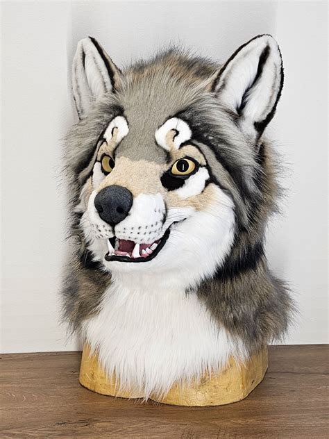 Wolf Fursuit Head Crinsy