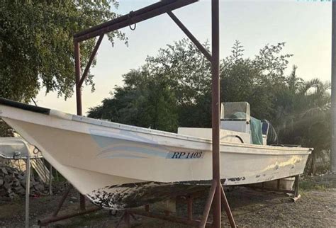 للبيع طراد هاي بوت 25 قدم مديل القرف 2018 و المكينه سوزاكي 140