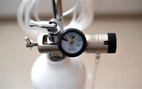 How Do Pressure Regulators Work With Medical Gas Cylinders