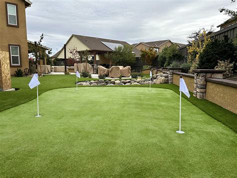 Embrace Undulating Designs In Your San Antonio Artificial Grass Putting