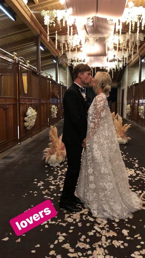 Kaley Cuoco And Karl Cook Wedding Pictures Popsugar Celebrity Uk