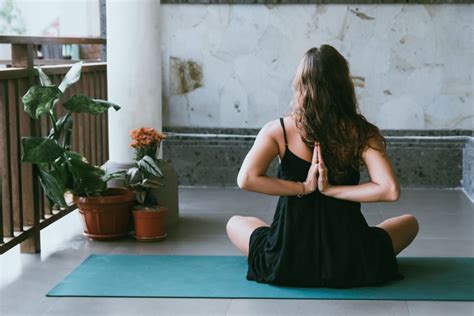 Como Fazer Yoga Dicas Para Come Ar E Aulas Presenciais Gratuitas