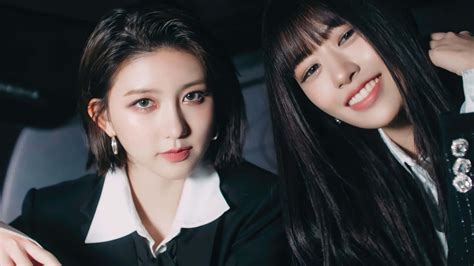 Download Elegant Duo Glamour Shot Wallpaper