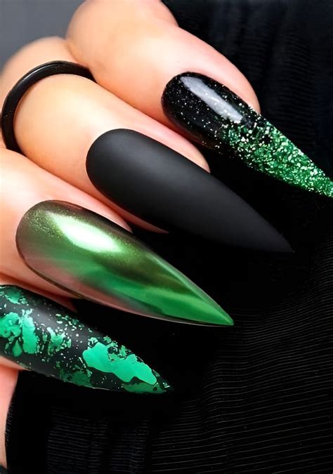 30 Hottest Black And Green Nails