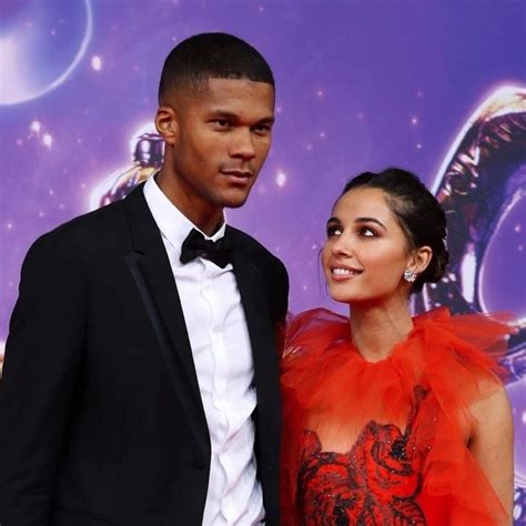 Naomi Scott Jordan Spence Naomi Scott Poses Couple Photography