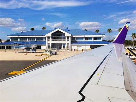 Lakeland Florida Us November 14 2024 The Avelo Airlines Plane