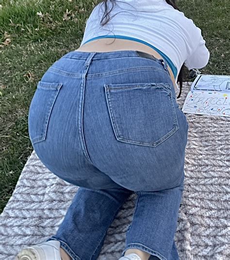 Arch Game Is Crazyyyy On Her 😍 Tight Jeans Forum