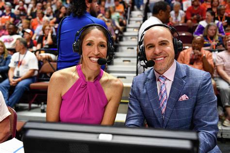 Former Uconn Star Rebecca Lobo Signs New Contract With Espn