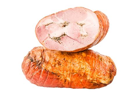 훈제 삶은 고기의 반원형 조각 분홍색 달콤한 향신료와 지방의 층 아름 다운 섬유 구조 흰색 배경에 고립 된 포장에 황금 고기에 대한 스톡 사진 및 기타 이미지 Istock