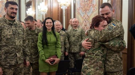 Захисниця Маріуполя Пташка похвалила Зеленського Це розкололо соцмережі та підняло хвилю