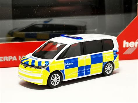 Streckermax 098670 Vw Multivan 2022 Politiepolice Belgien Herpa