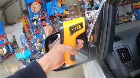 현대자동차 그랜드 스타렉스 차량에 성에 서리 김서림등을 방지할수 있는 순정 아웃사이드 순정 미러열선을 설치한 영상입니다 자세한 설치과정등은 설명란의 링크를 참조하시면