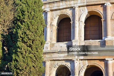 밤 검 투사 뿐만 아니라 공공 엔터테인먼트 이탈리아 로마에 대 한 장소 되 고 싸운 곳에 콜로세움 0명에 대한 스톡 사진 및 기타 이미지 Istock