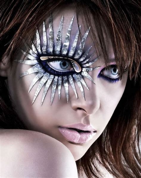 20 Cool Halloween Eye Makeup Ideas