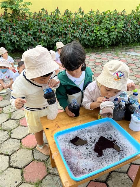 Creating A Bubble Snake In Our Science Experiment Kipinä