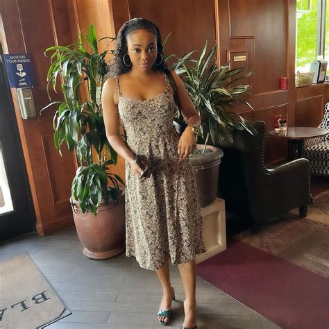 03 Photos Après Son Mariage Lactrice Aby Saffiche Très Glow Dans Sa Robe Imprimée