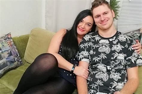 ჩემს 21 წლის ვაჟს სურს მასზე 9 წლით უფროს საცოლესთან თანაცხოვრება