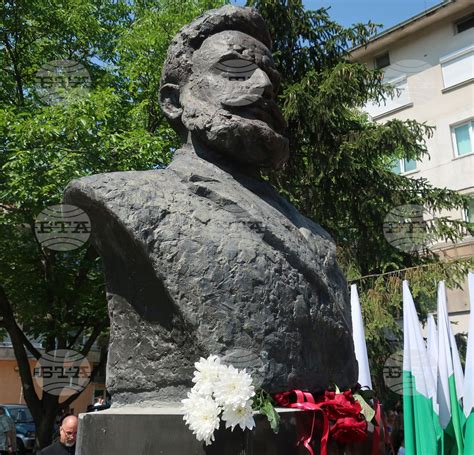 В Плевен Денят на Ботев и загиналите за свободата на България ще бъде отбелязан с военен ритуал