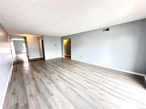 68 Main St Unit Apt C2 Windsor Locks Ct 06096 Condo For Rent In
