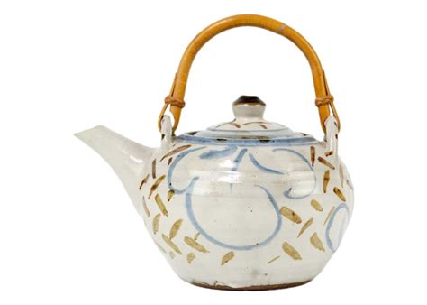 Lot 28 Seth Cardew 1934 2016