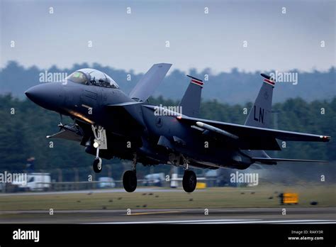 A Us Air Force 494th Fighter Squadron F 15e Strike Eagle Lands At