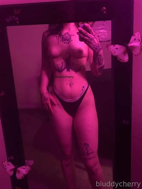 Bluddycherry Lesbian