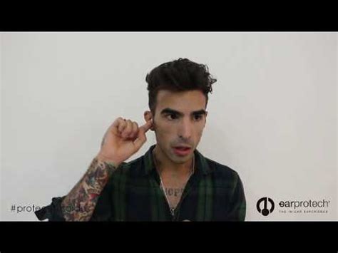 Cómo colocar correctamente los audífonos en el oído guía paso a paso