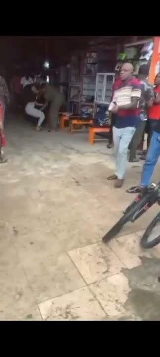 Salesgirl In Trouble As Customer Steals ₦2m Iphone 15 Man Pays The ₦2m