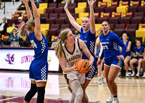 Slaters Career Day Propels Gannon To 11th Straight Win Gannon