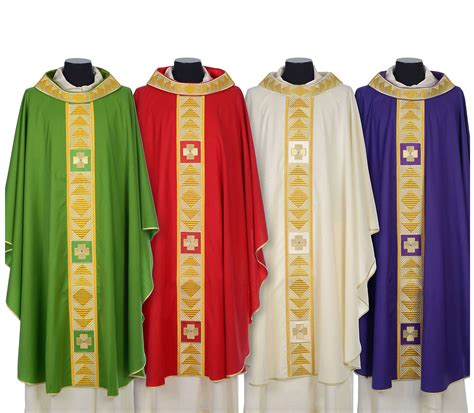 Vestimenta De Los Sacerdotes
