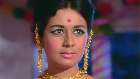 Nanda Yesteryear Bollywood Actress Dies At 75
