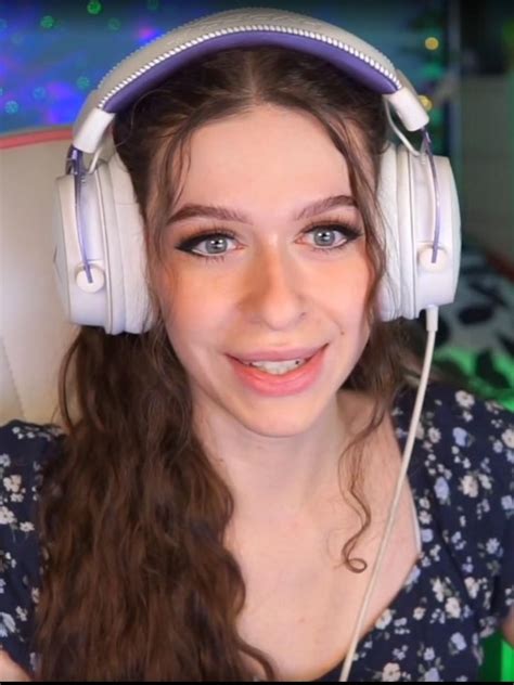 Imagine Covering Her Face With Cum Scrolller