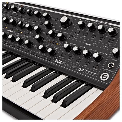 Analoge Synthesizer Moog Subsequent 37 | Gear4music
