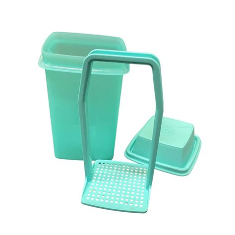 Tupperware Beetroot Container Blue With Blue Lids