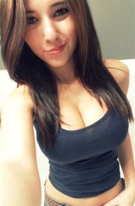 Hot Selfies 90 Pics