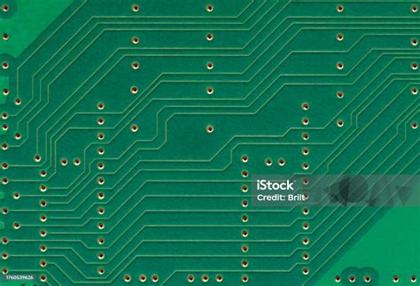 인쇄 회로 기판 수평 패턴 천연 녹색 질감 전자 부품 Pcb 플레이트 플랫 레이 매크로 근접 촬영 동일 평면 마이크로 스트립 및 스트립 라인 황금 핀 대형 상세 복사 공간