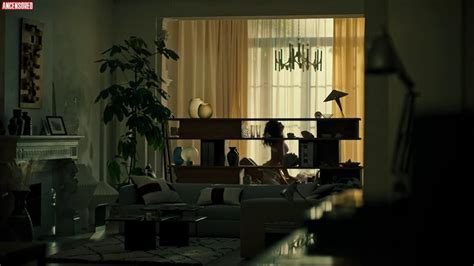 nabiha akkari nue dans ganglands