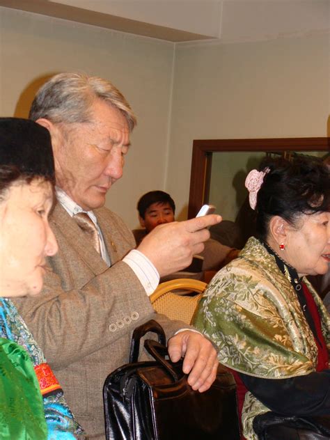 Баруун Хуасай Дамдины Лхамдондог Нутгийнхан