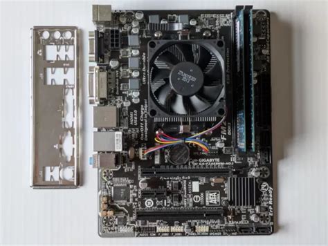Gigabyte Ga F2a68hm Hd2 Motherboard With A4 4000 Cpu And 2 Gb Ddr3 Ram £1632 Picclick Uk