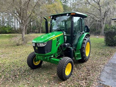 John Deere 5055e