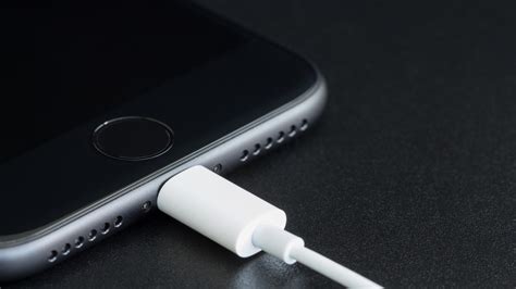Apple придумала для новых iPhone усиленный кабель и коннектор - CADELTA.RU
