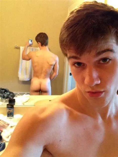 Ass Selfie Scrolller
