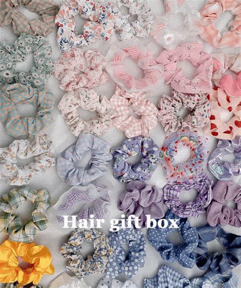 곱창끈4개랜덤반지 데일리 심플 기본 개강룩 가을 포인트 헤어 꽃 체크 땡땡이 곱창 머리끈 끈 밴드 슈슈 아크릴 호마이카 투명 오로라 우정 레이어드 링 검지 반지 선물