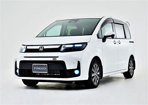 Honda Freed Ehev 2025 Naik Harga Perubahan Pada Warna Mekanika